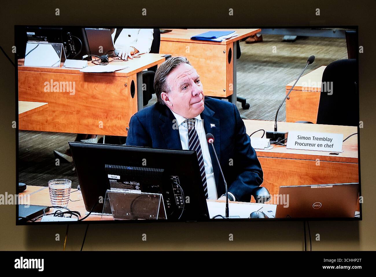 Le premier ministre du Quv©bec, Franvßois Legault, est photographiv ...