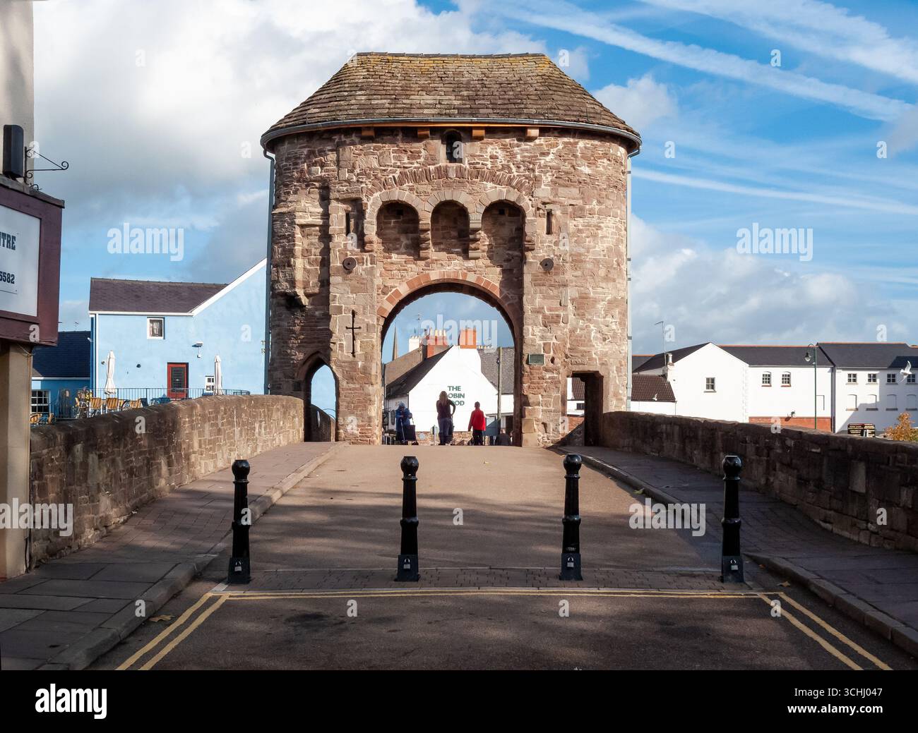 Monnow Bridge Gatehouse on the Rivert Monnow, Monmouth, Monmouthshire ...