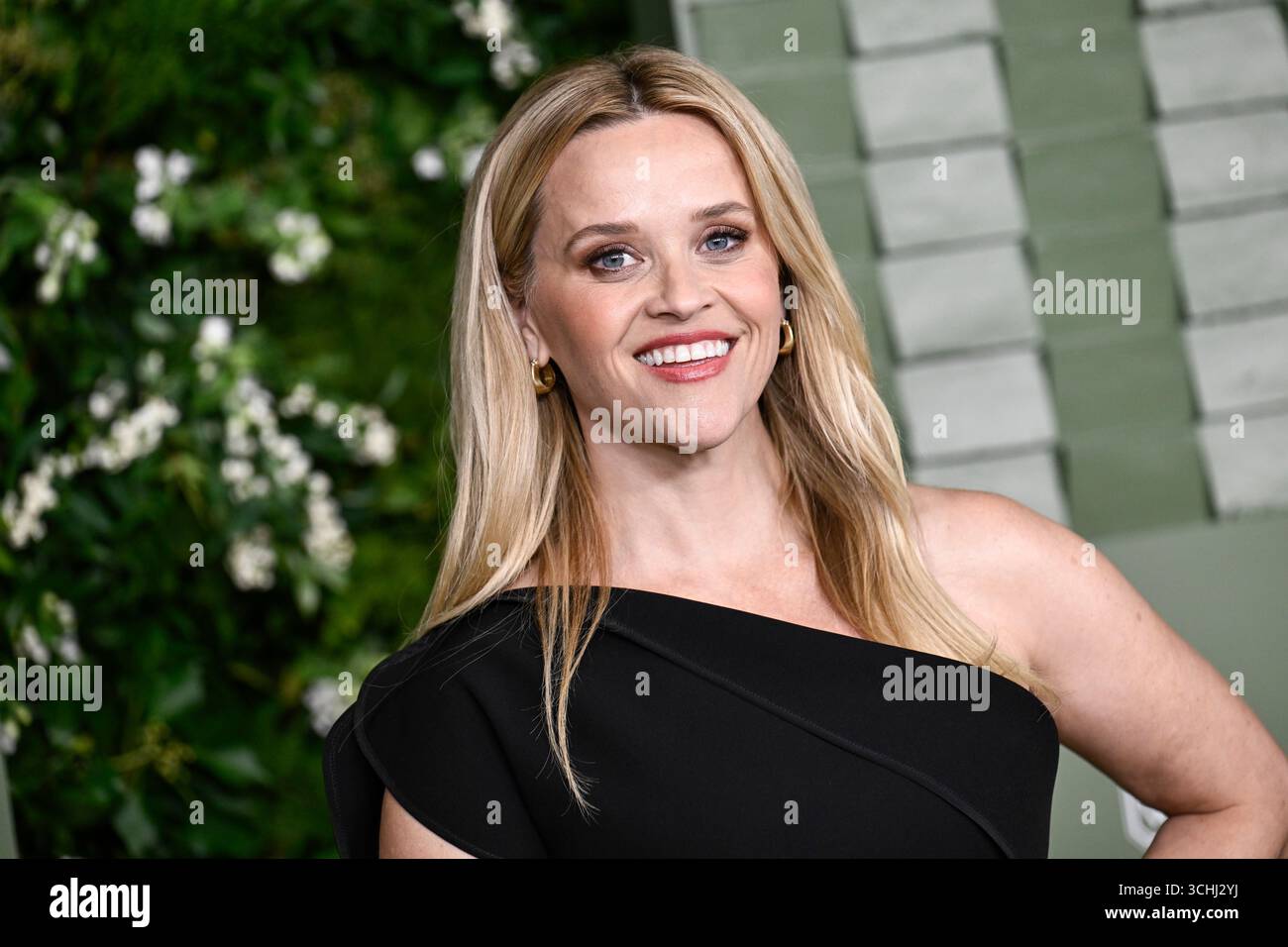 Reese Witherspoon attends the WSJ. Magazine Innovators Awards at the ...