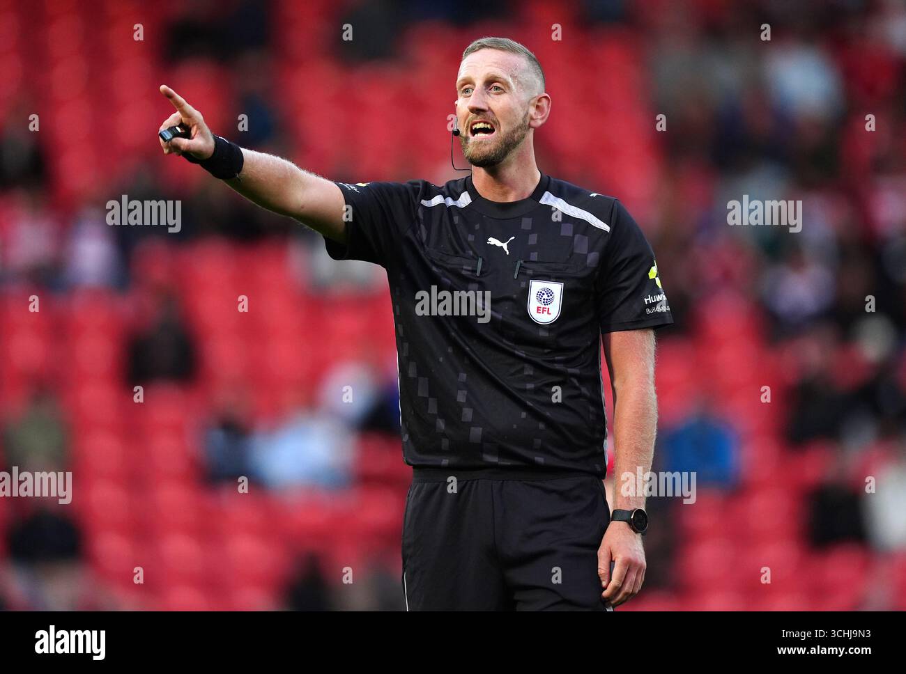 Referee Jamie O'Connor during the Vertu Trophy match at The Eco-Power ...
