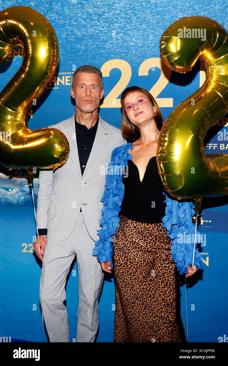 Benjamin von Stuckrad-Barre und Caroline Wahl bei der Premiere des ...