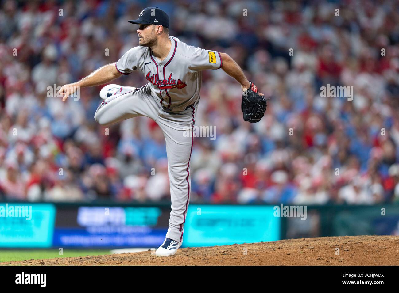 Atlanta Braves relief pitcher Tyler Kinley in action during a baseball ...