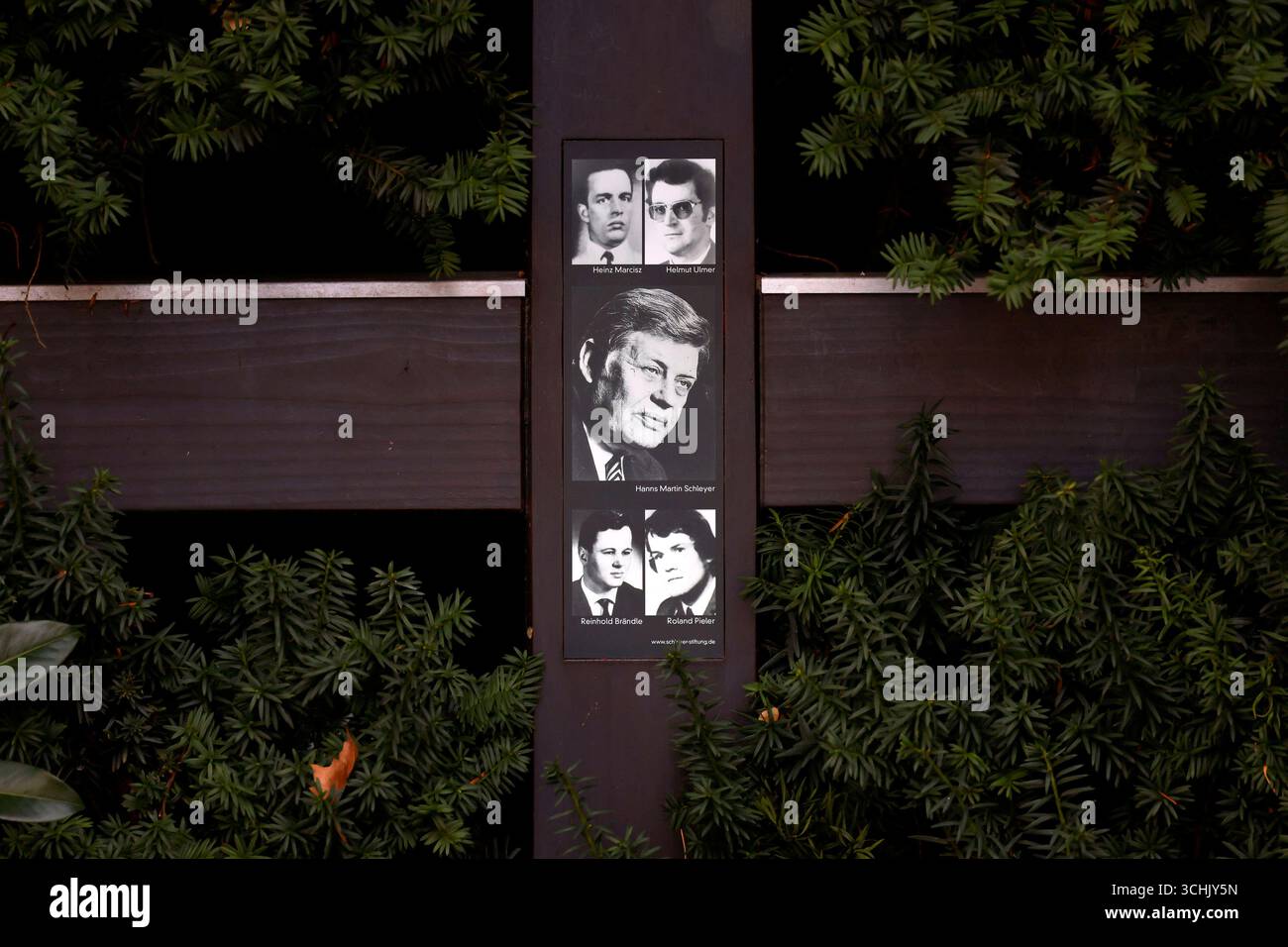 4 dead in 5 seconds hi-res stock photography and images - Alamy