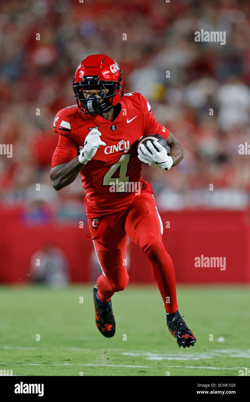 KANSAS CITY, MO - AUGUST 28: Cyrus Allen #4 of the Cincinnati Bearcats ...
