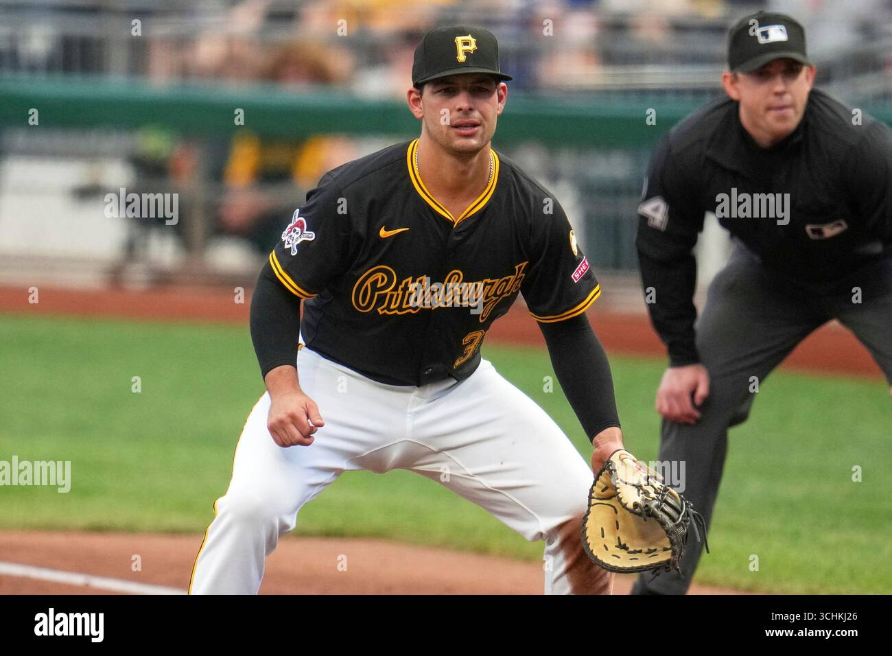 Pittsburgh Pirates first baseman Nick Yorke gets set for a pitch during ...