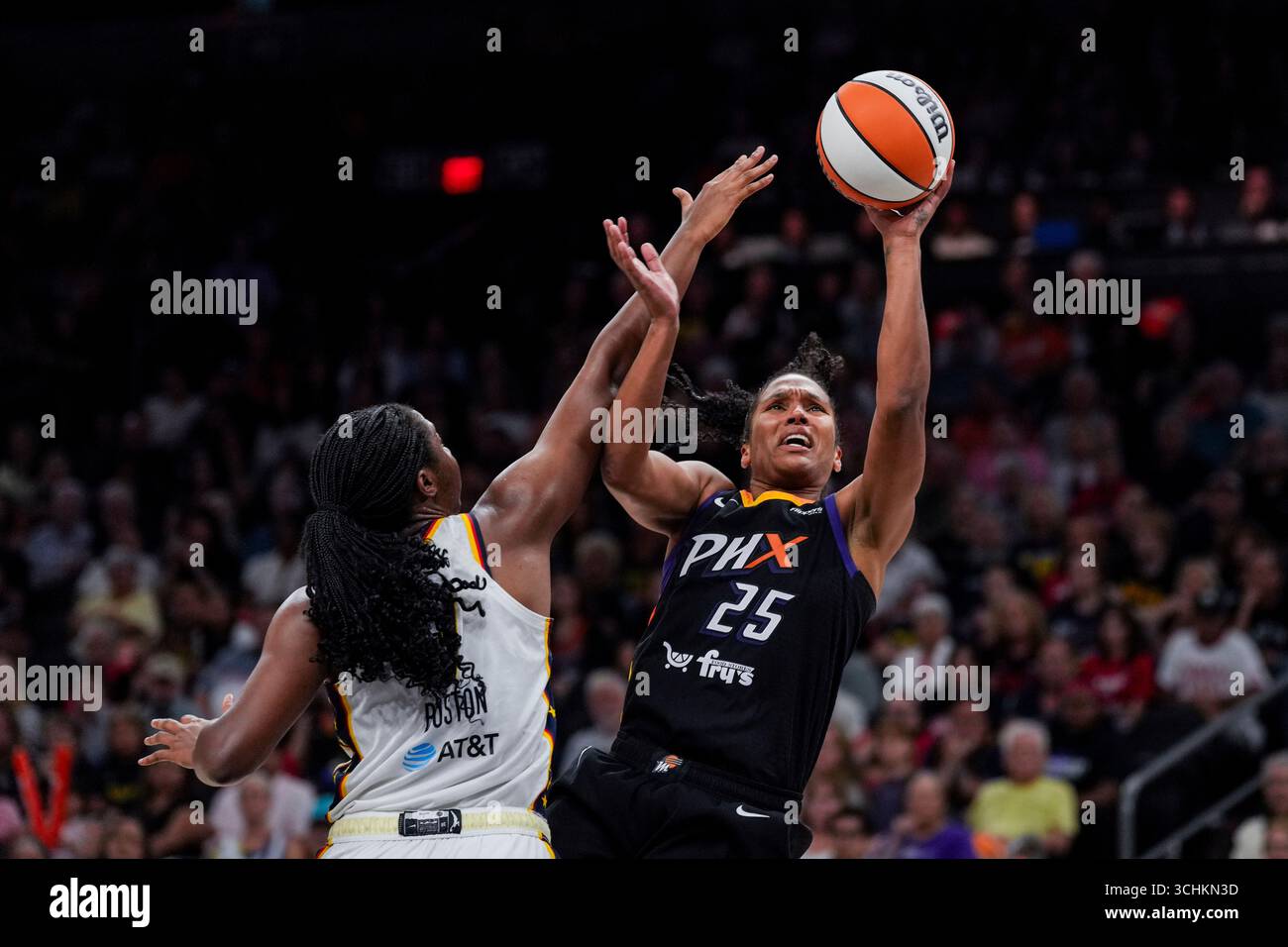 Phoenix Mercury forward Alyssa Thomas (25) shoots the ball while ...