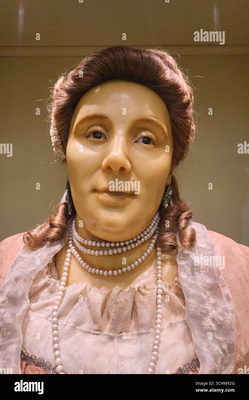 Wax self portrait by famous anatomy model maker, Anna Morandi ...