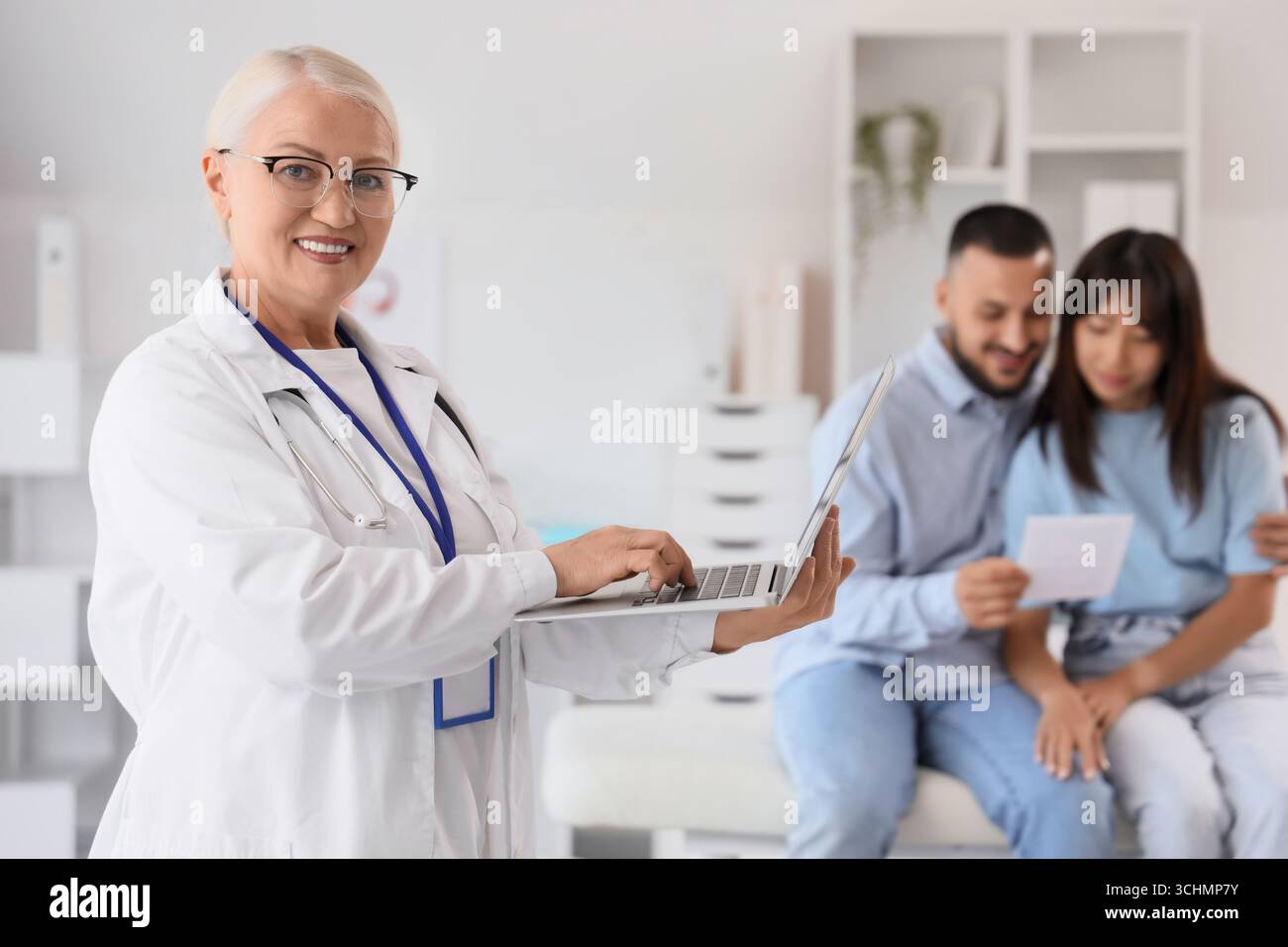 Female fertility doctor using hi-res stock photography and images - Alamy