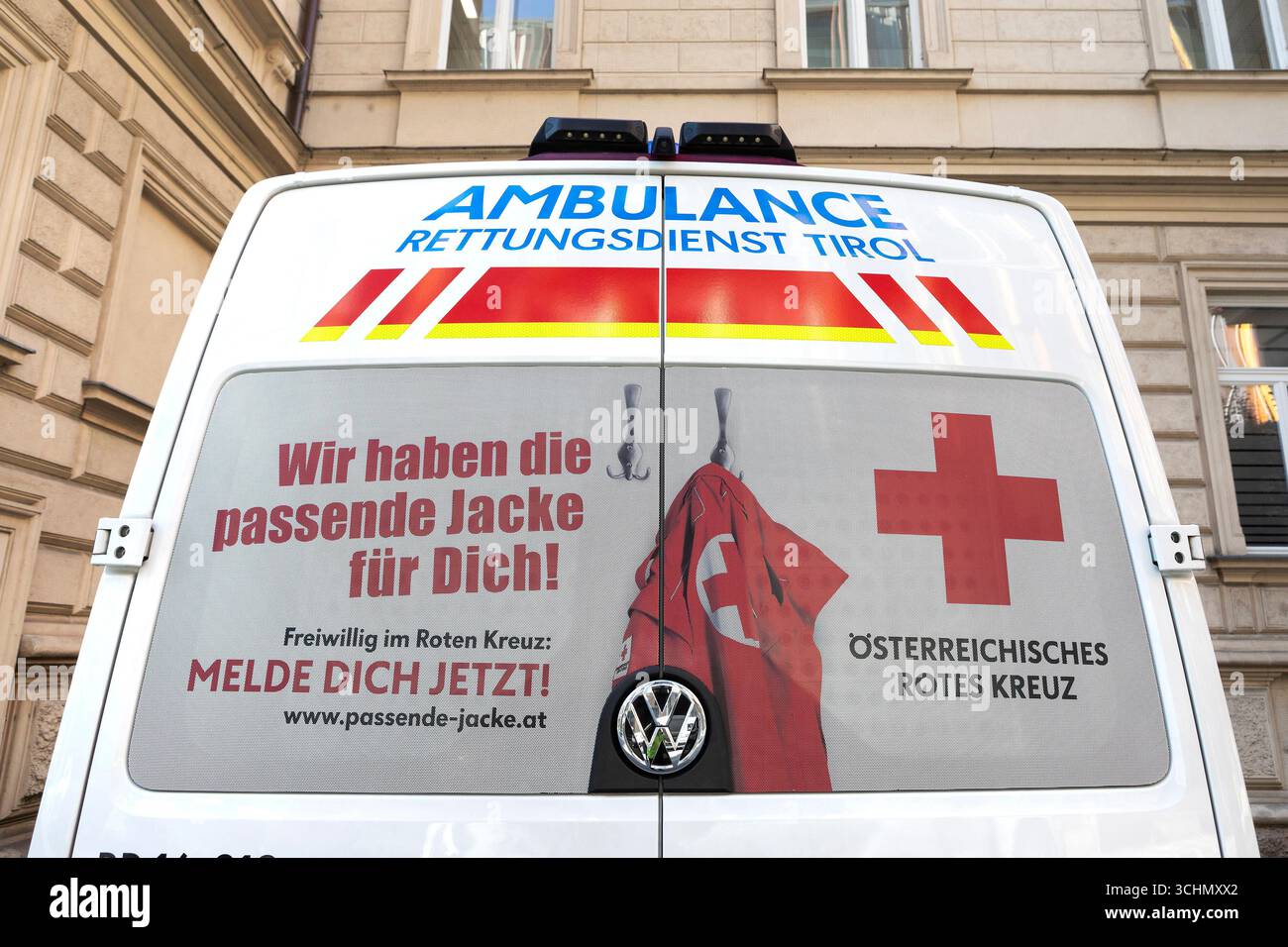 Ambulance Rettungsdienst Tirol, Österreich // Ambulance Emergency ...