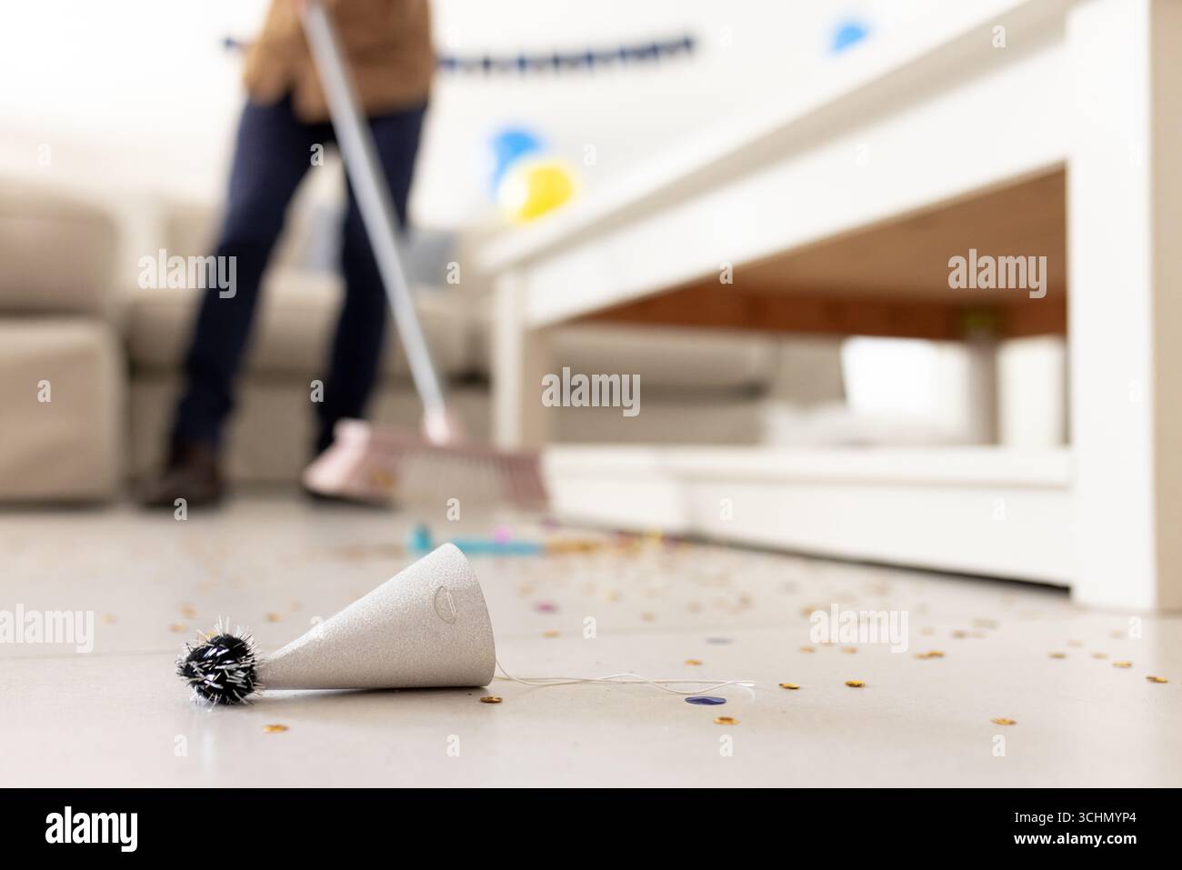 Father son sweeping floor hi-res stock photography and images - Alamy