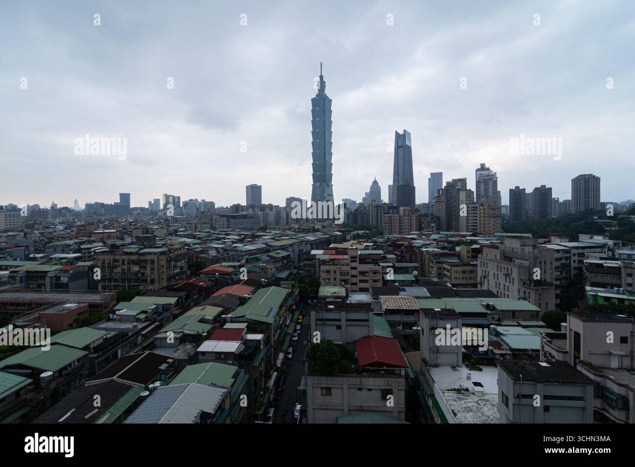 High-angle view of the Taipei cityscape, with the iconic Taipei 101 ...