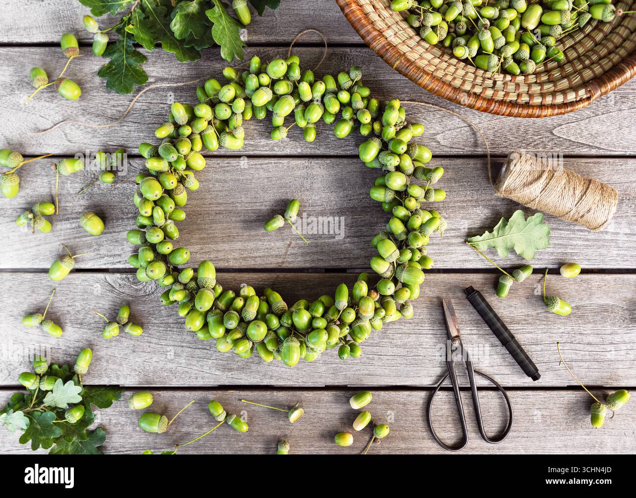 Outdoor craft project fall hi-res stock photography and images - Alamy