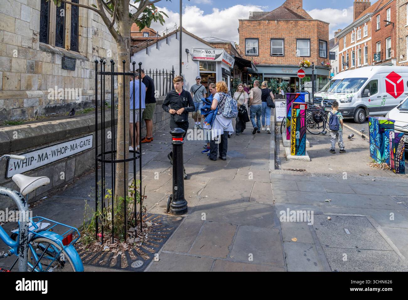Street scene at Whip-Ma-Whop-Ma-Gate in York, England, one of Britain’s ...