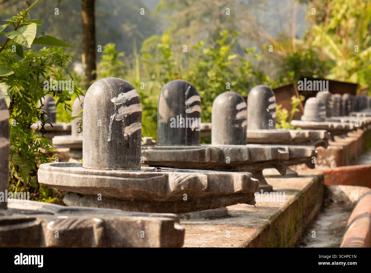 Shiva linga hi-res stock photography and images - Alamy