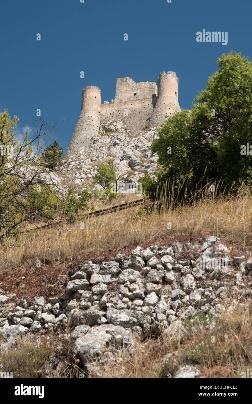 Rocca calascio campo imperatore hi-res stock photography and images - Alamy