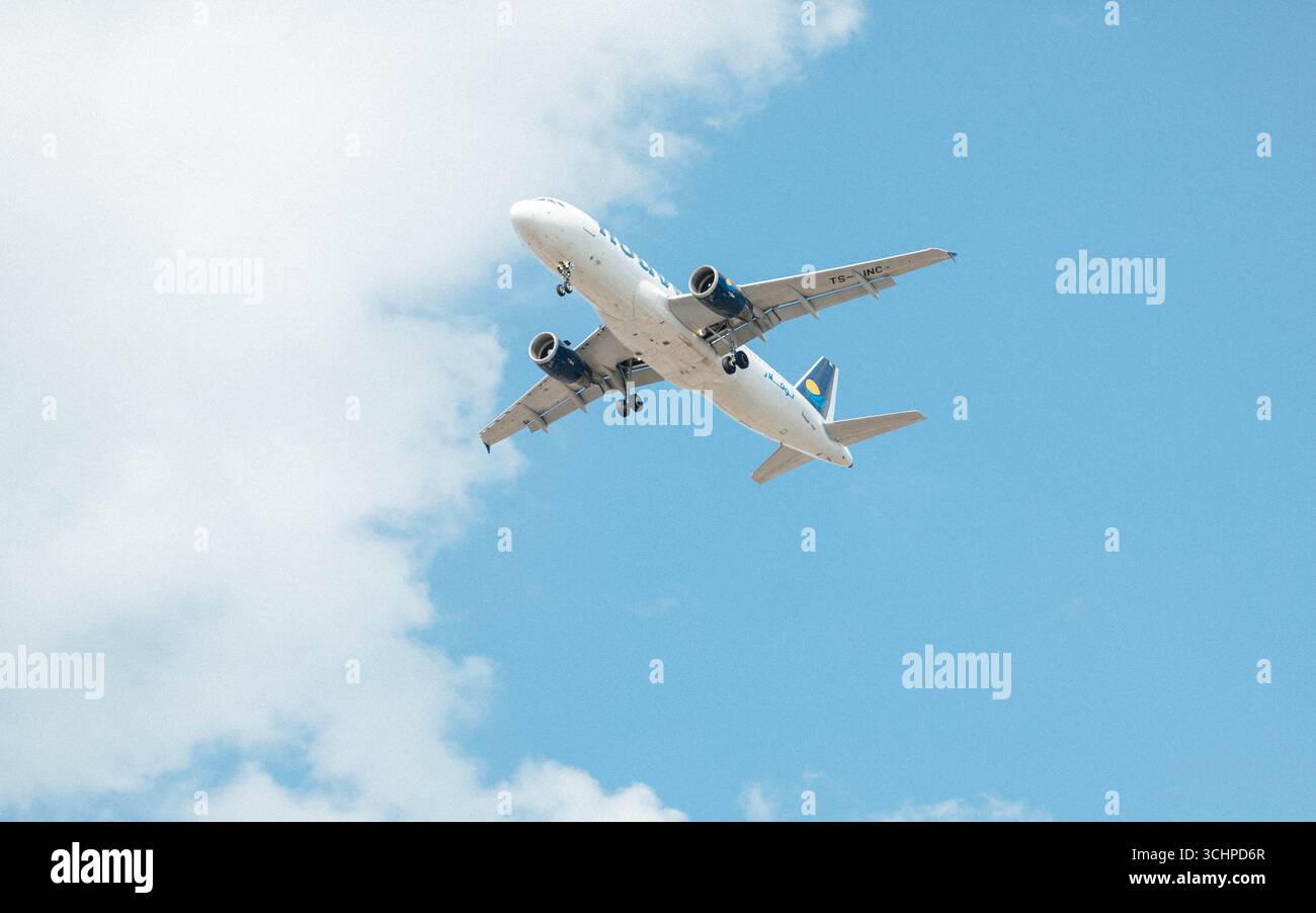 Bottom up approach hi-res stock photography and images - Alamy