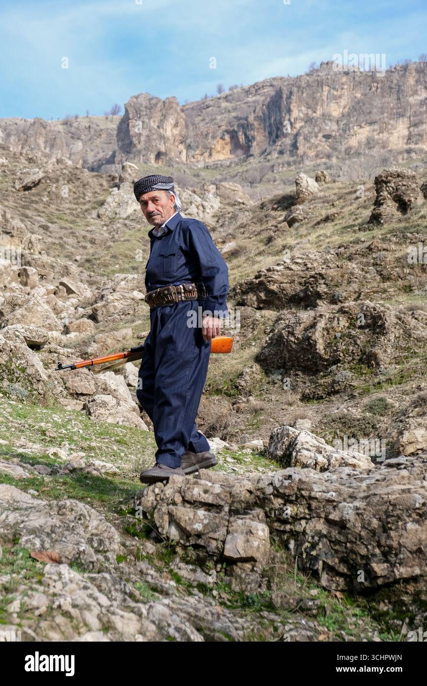 Kurdish freedom fighters hi-res stock photography and images - Alamy