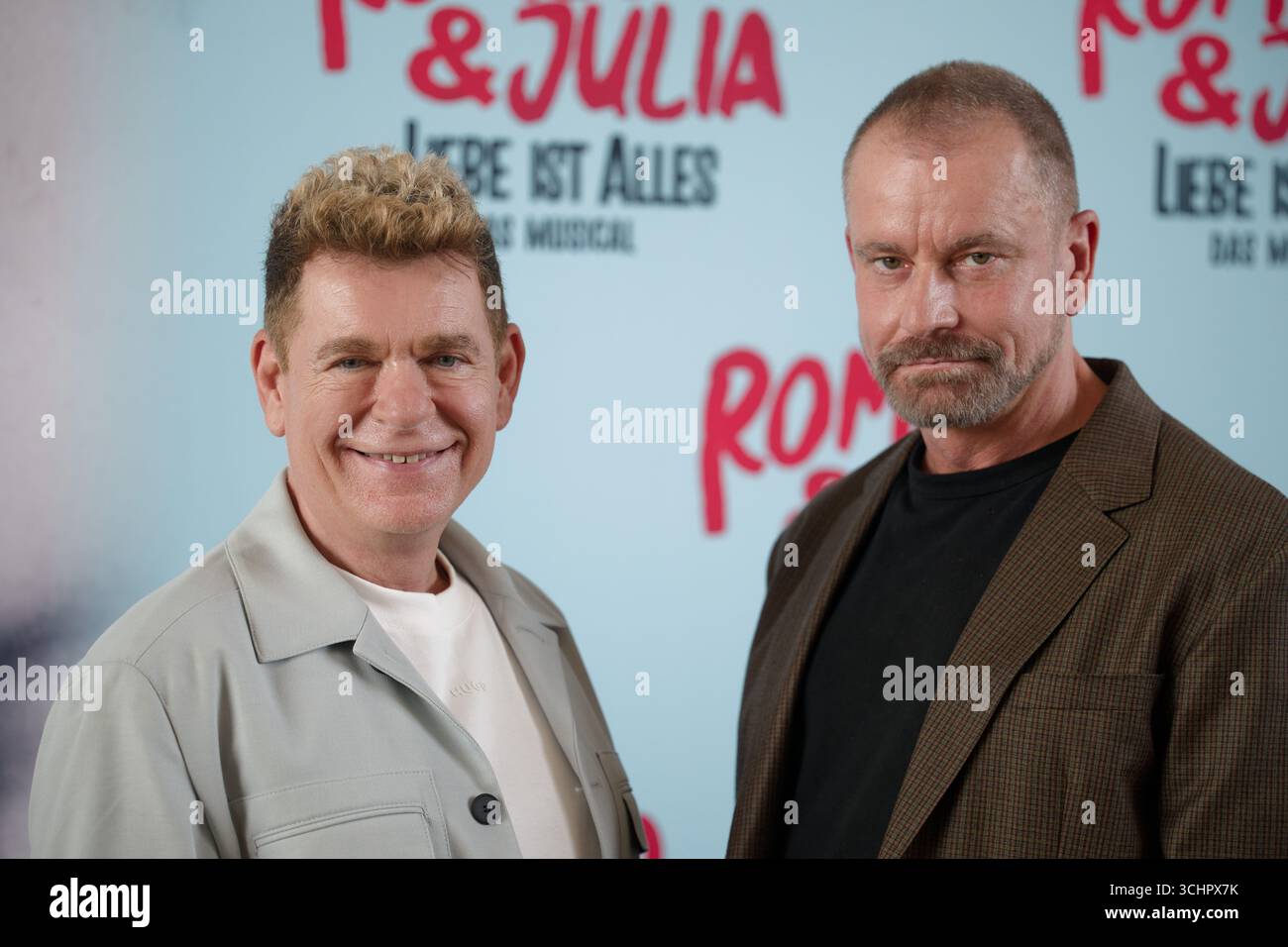 03 September 2025, North Rhine-Westphalia, Cologne: Musicians Ulf Leo ...