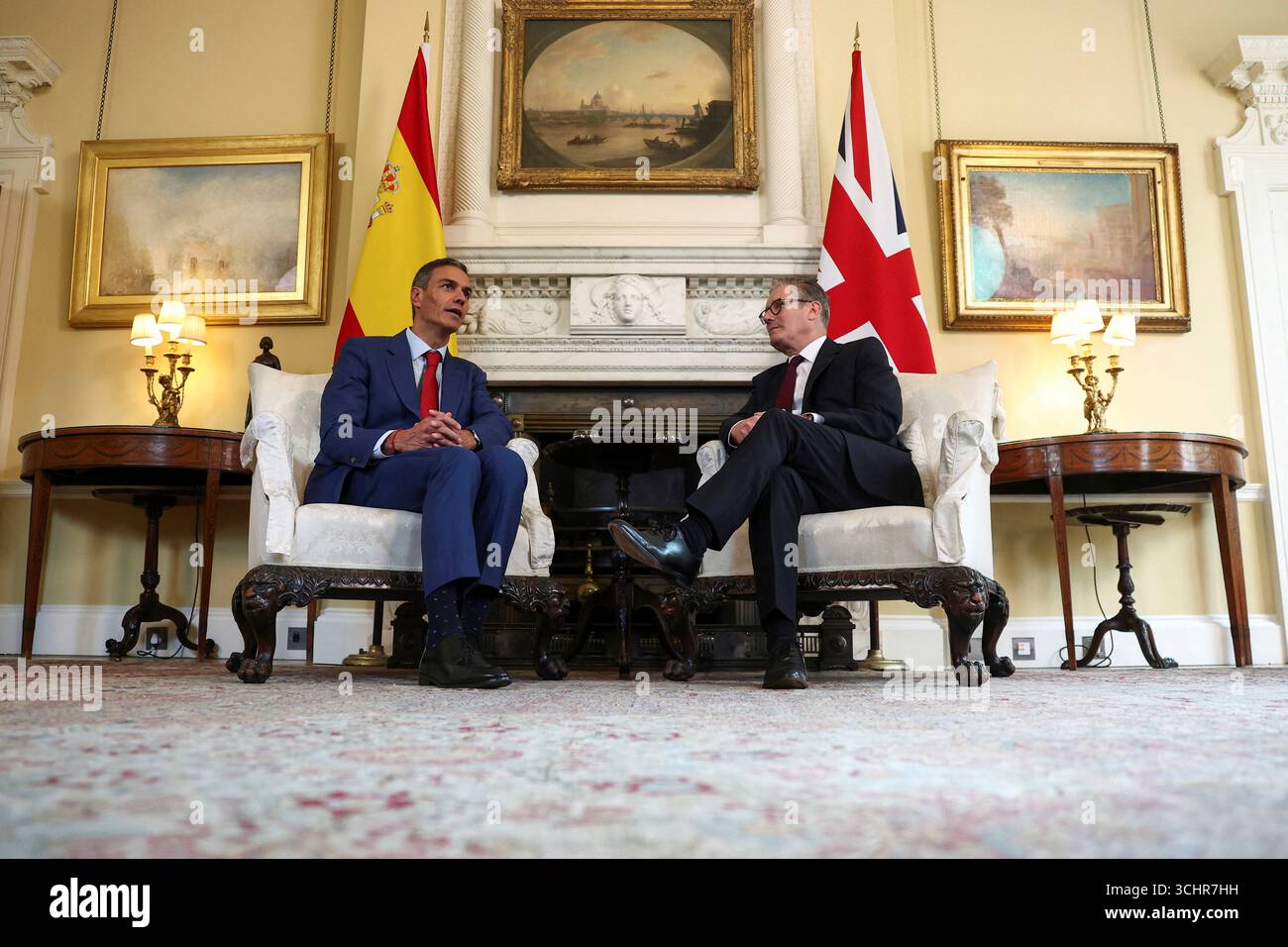 British Prime Minister Keir Starmer, right, and Spanish Prime Minister ...