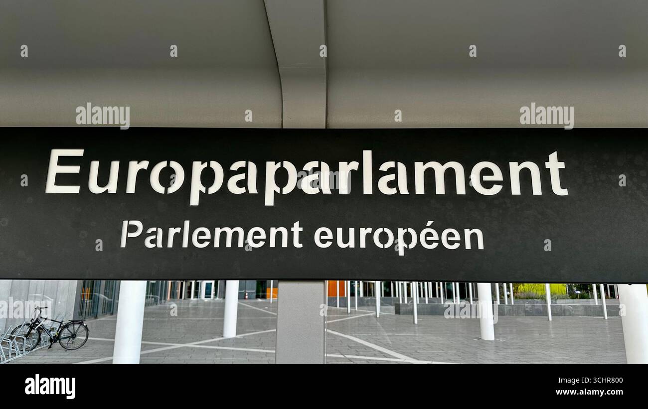 Multilingual building signage hi-res stock photography and images - Alamy