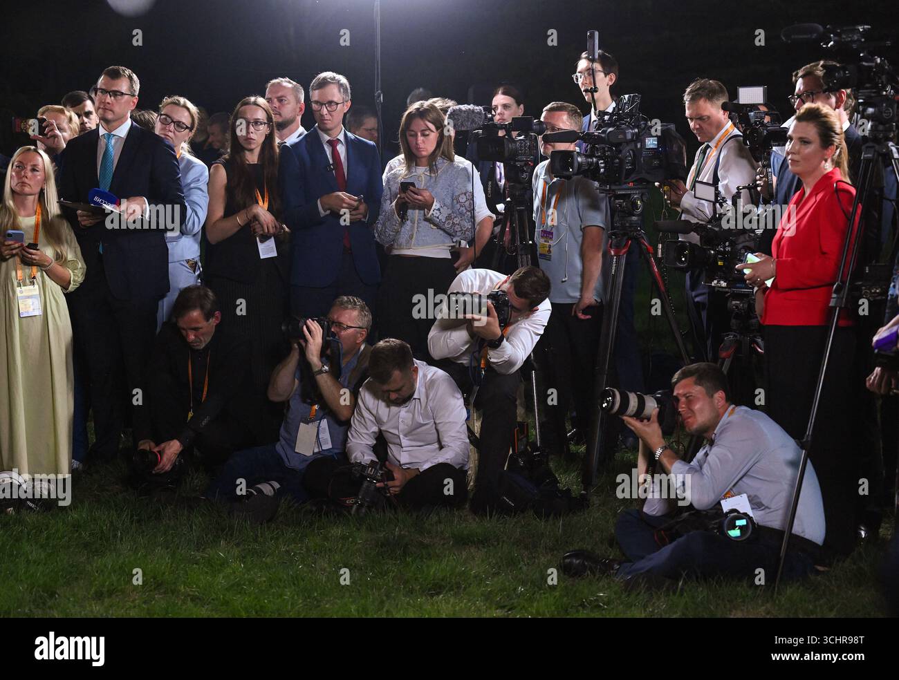 Journalists during Russian President Vladimir Putin's a press-scrum to ...
