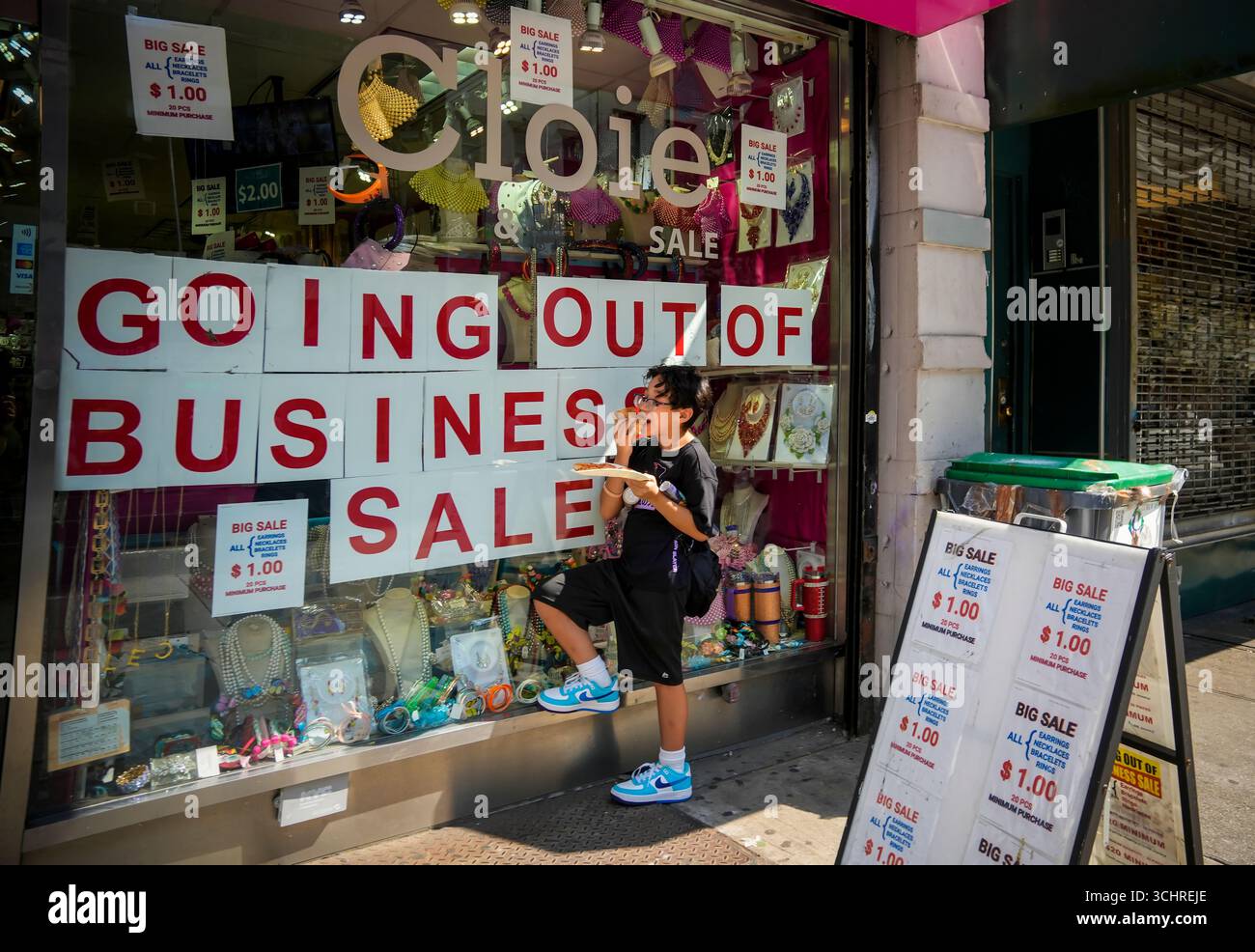 Going out of business 2025 hi-res stock photography and images - Alamy