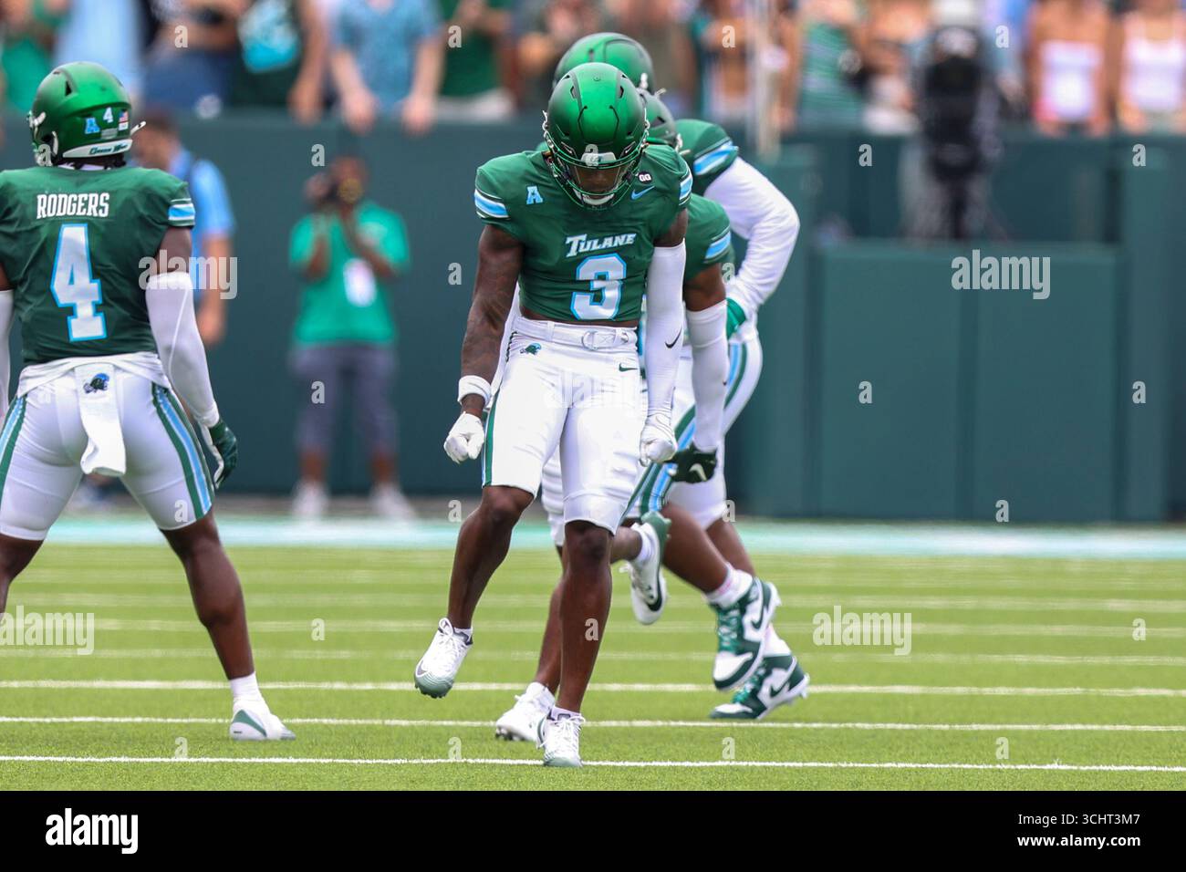 Tulane Green Wave defensive back Javion White (3) celebrates after a ...