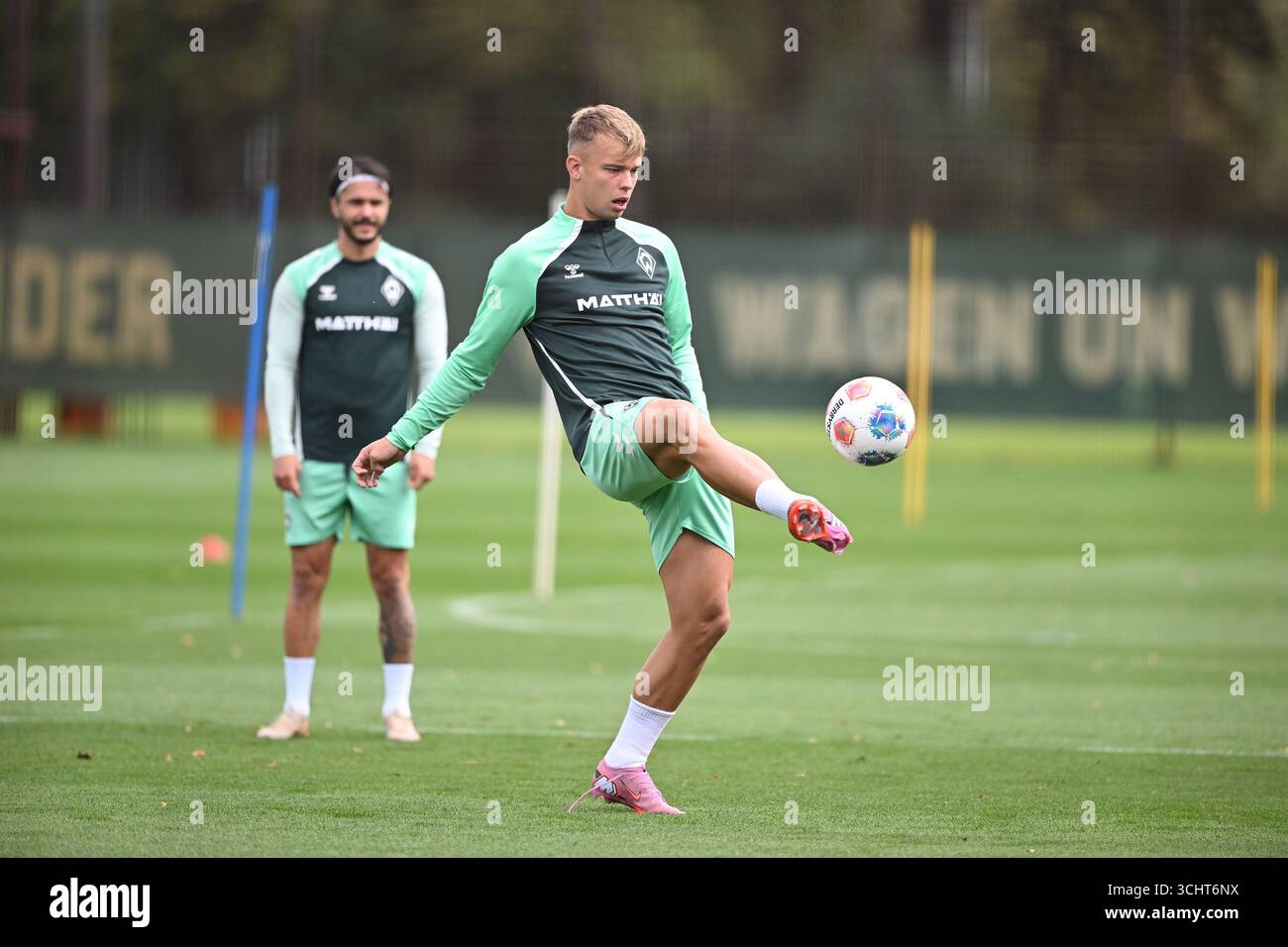 03.09.2025, Trainingsgelaende am WESERSTADION - Platz 4/5, Bremen, GER ...