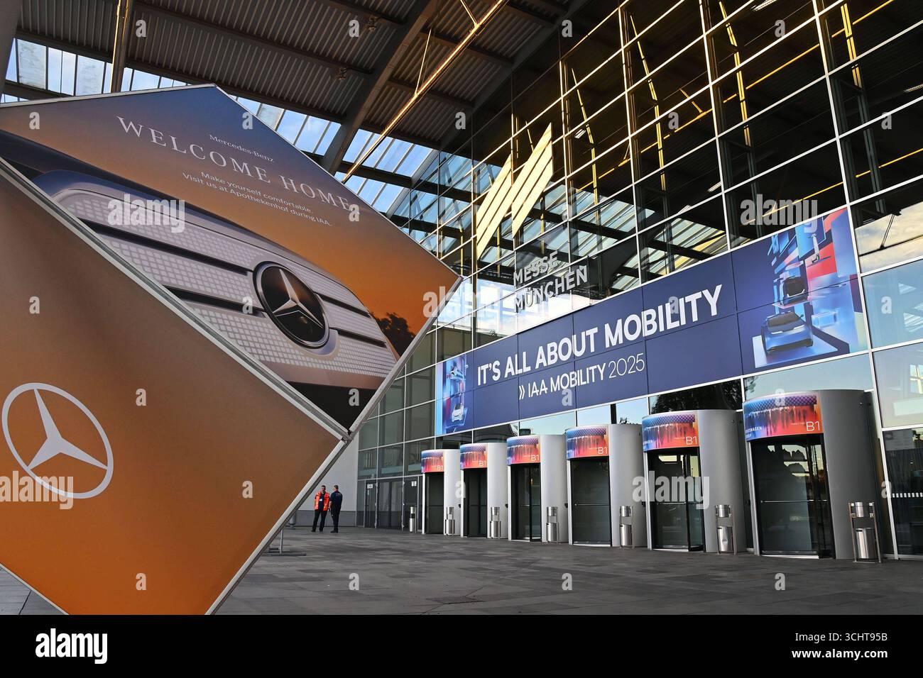 Eingang zur IAA Mobility 2025 in der Messe Muenchen vom 09.09. - 14.09. ...