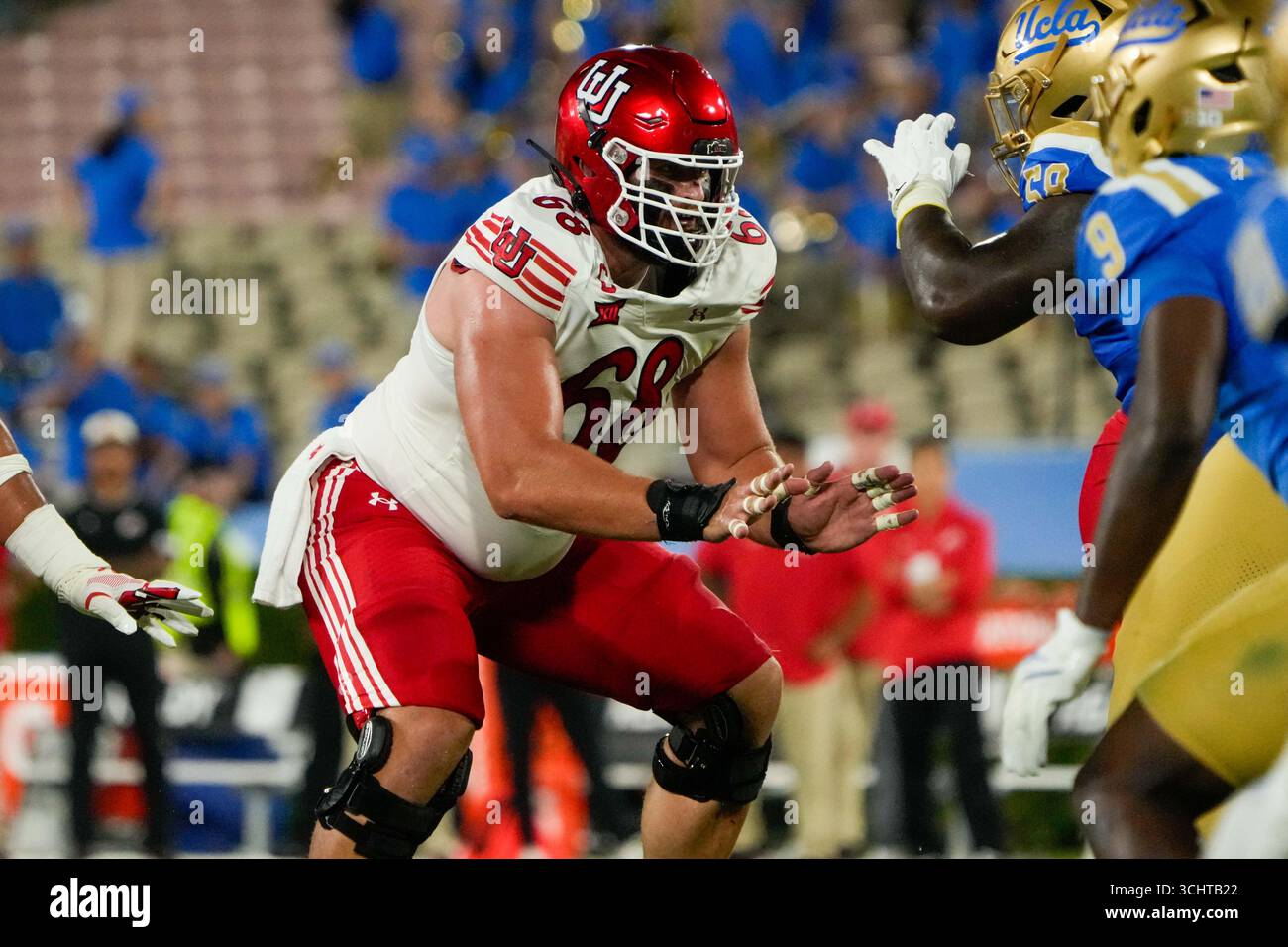Utah Utes offensive lineman Jaren Kump (68) during an NCAA football ...