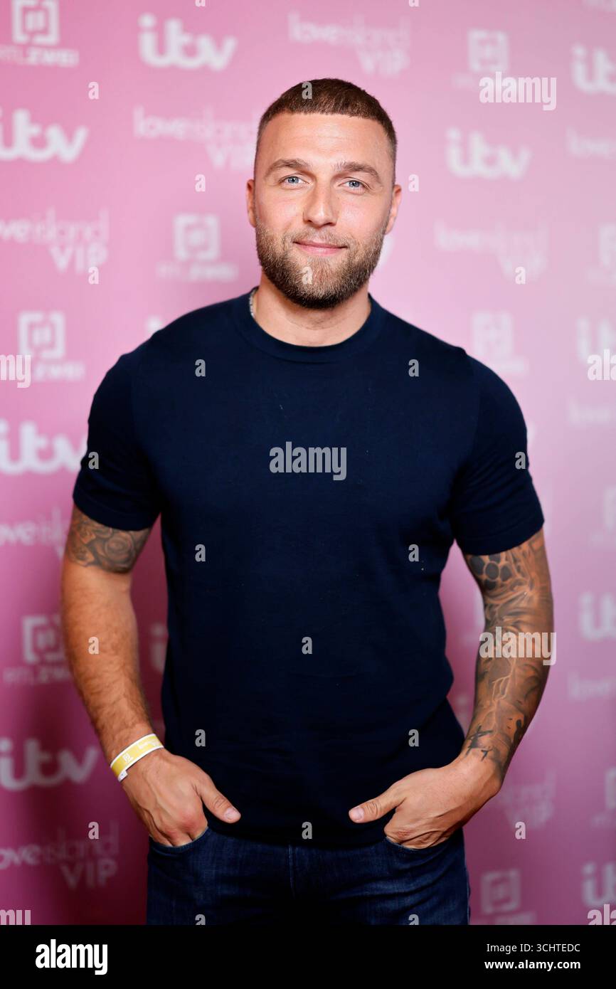 Reality-TV-Darsteller Filip Pavlovic bei der Premiere der neuen Staffel ...