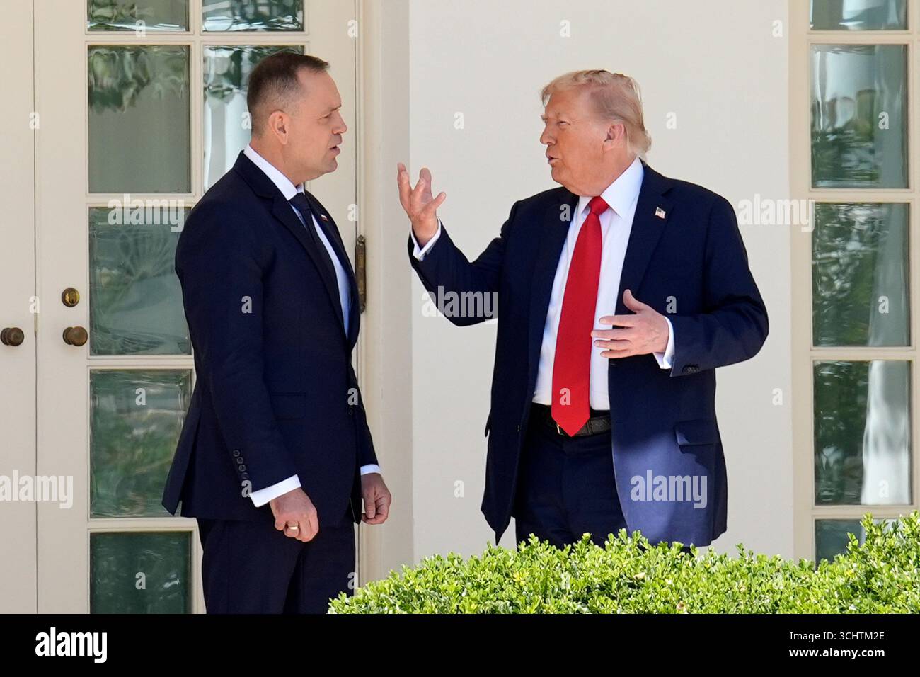 US President Donald Trump welcomes Polish president Karol Nawrocki to ...