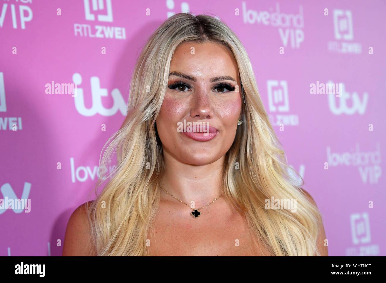Laura Maria Lettgen Laura Blond bei der LOVE ISLAND VIP Kino-Preview im ...