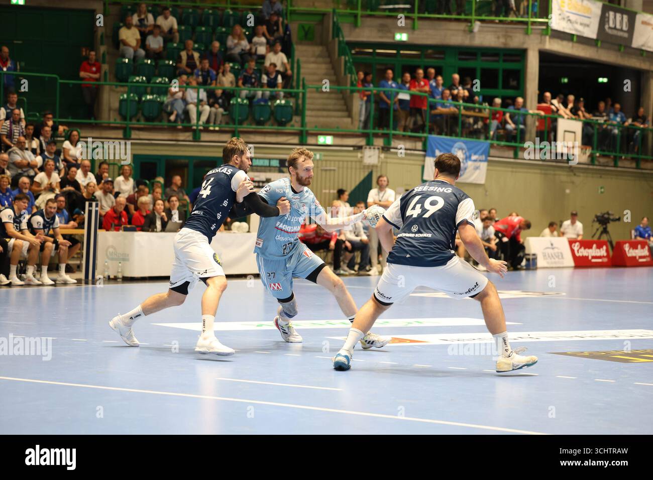 v.l. Gerdas Barbarskas (Bergischer HC #14), Antonio Metzner (HC ...