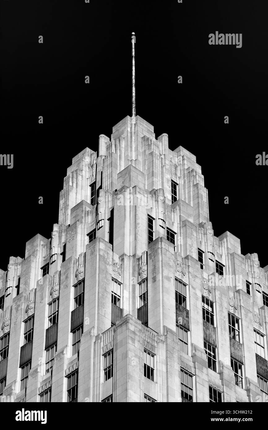 Top of the RJ Reynolds building (1929). Art Deco Stle Architecture ...