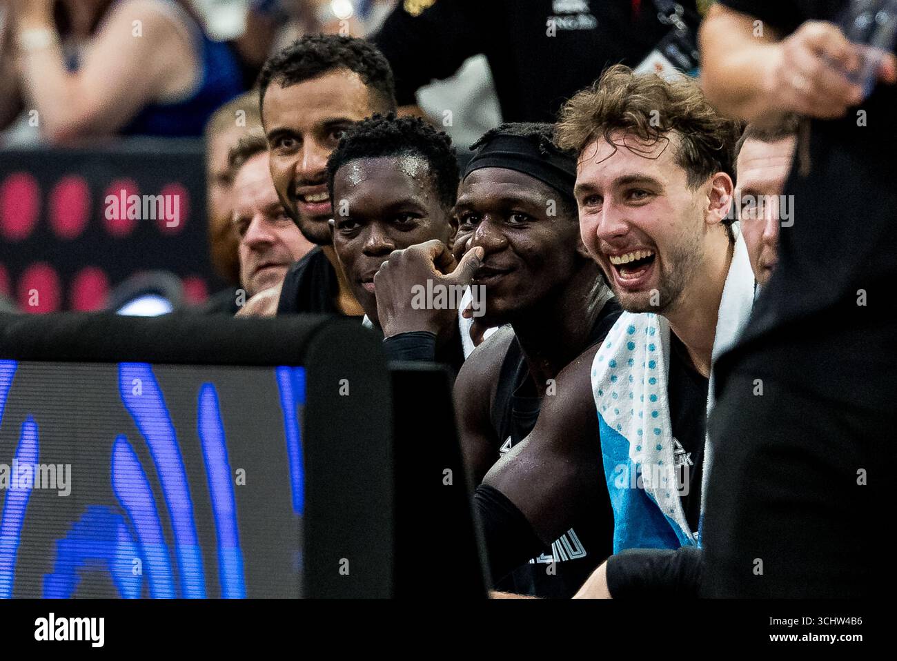 Tampere, Finnland. 03rd Sep, 2025. Franz Wagner (Deutschland, 9) lachend auf der Bank FIBA ...