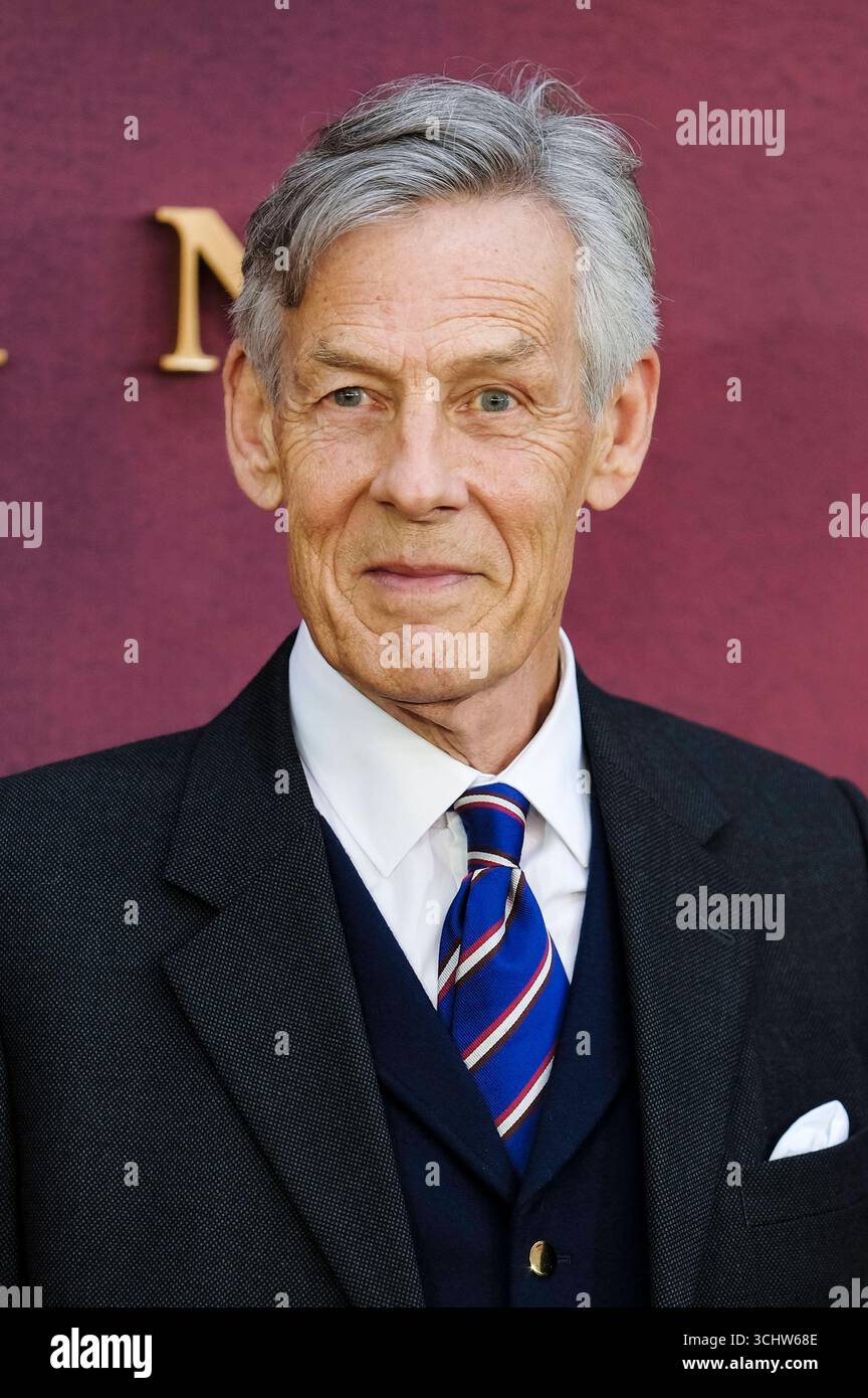 Douglas Reith bei der Weltpremiere des Kinofilms Downton Abbey: The ...