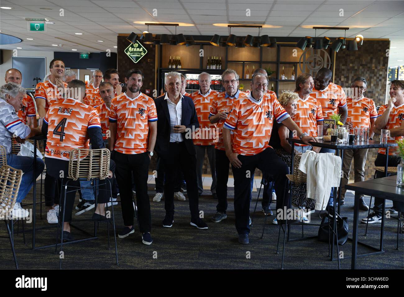 KERKRADE , 03-09-2025 , Parkstad Limburg Stadium, Babavriendenfeest ...