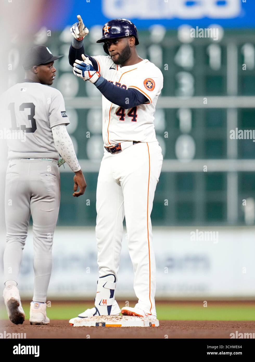 Houston Astros' Yordan Alvarez (44) celebrates his double against New ...