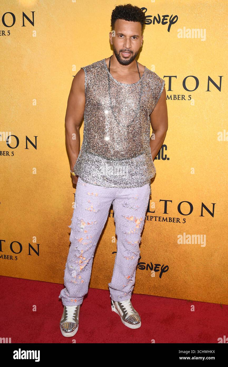 Sydney James attends the New York Special screening of 'Hamilton' at ...