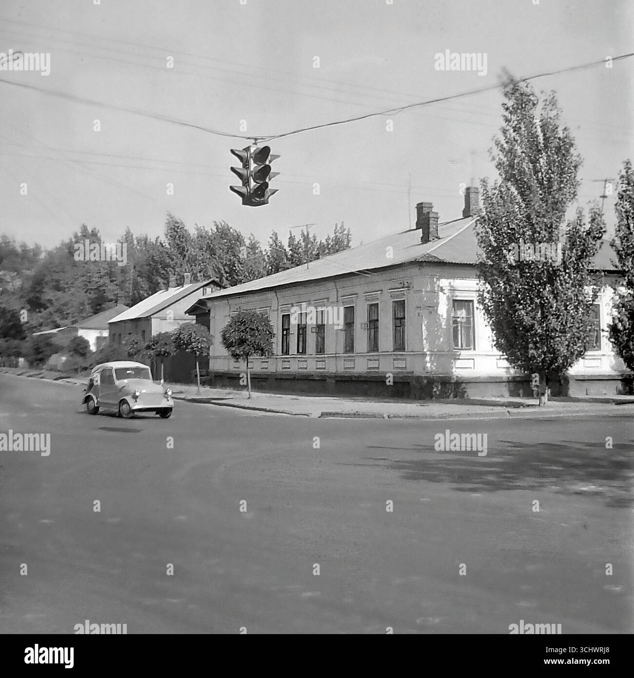 Traffic light hangs over hi-res stock photography and images - Alamy