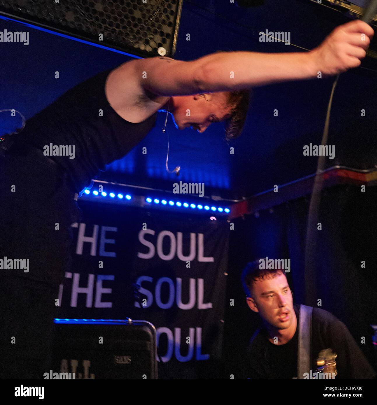 Brummie Duo Drummer Euan Woodman and Bassist, the band GANS, play live ...