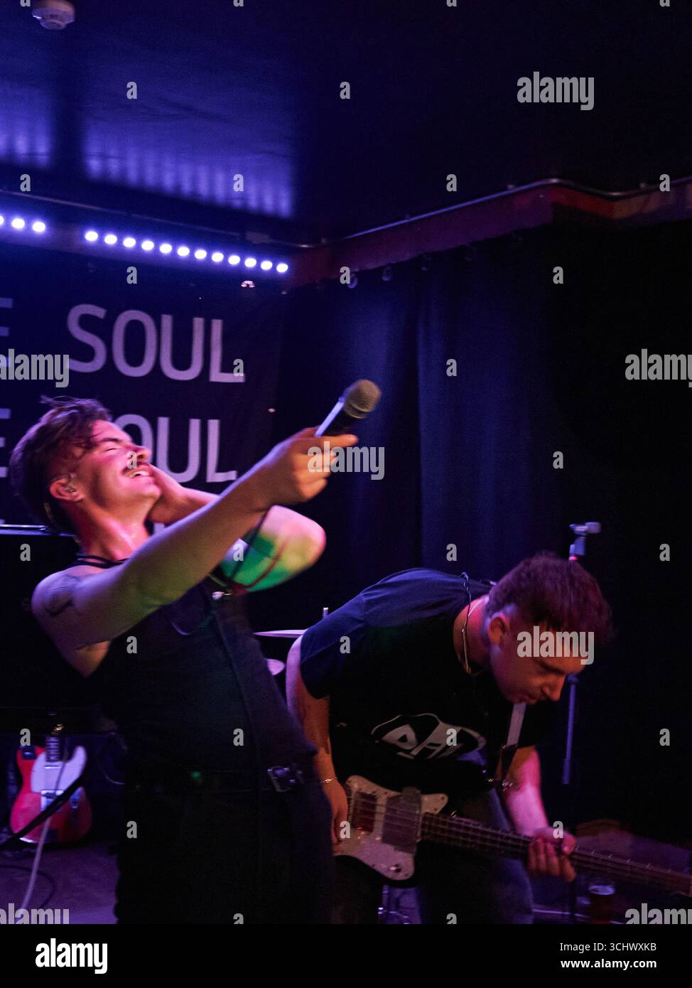Euan woodman hi-res stock photography and images - Alamy