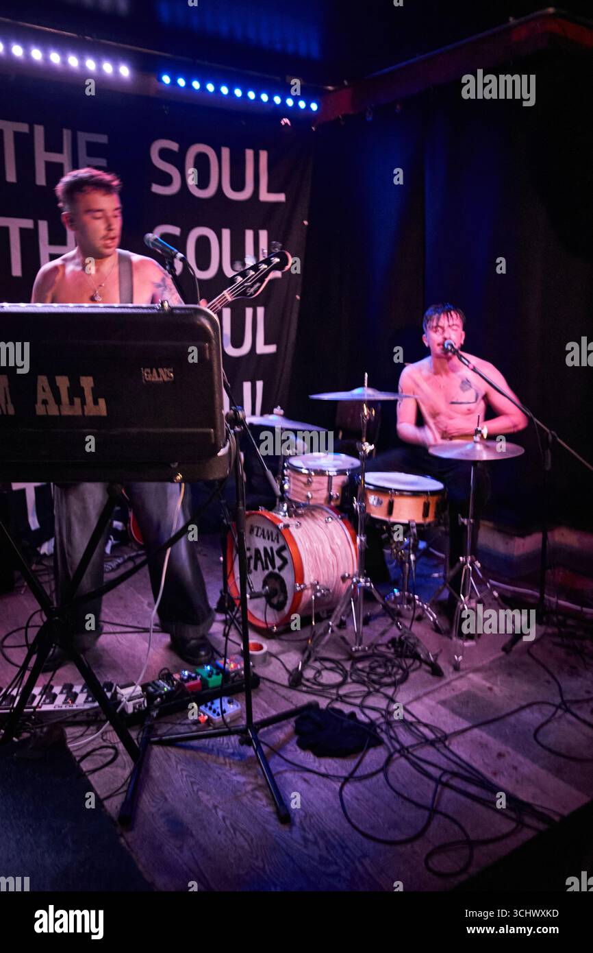 Brummie Duo Drummer Euan Woodman and Bassist, the band GANS, play live ...