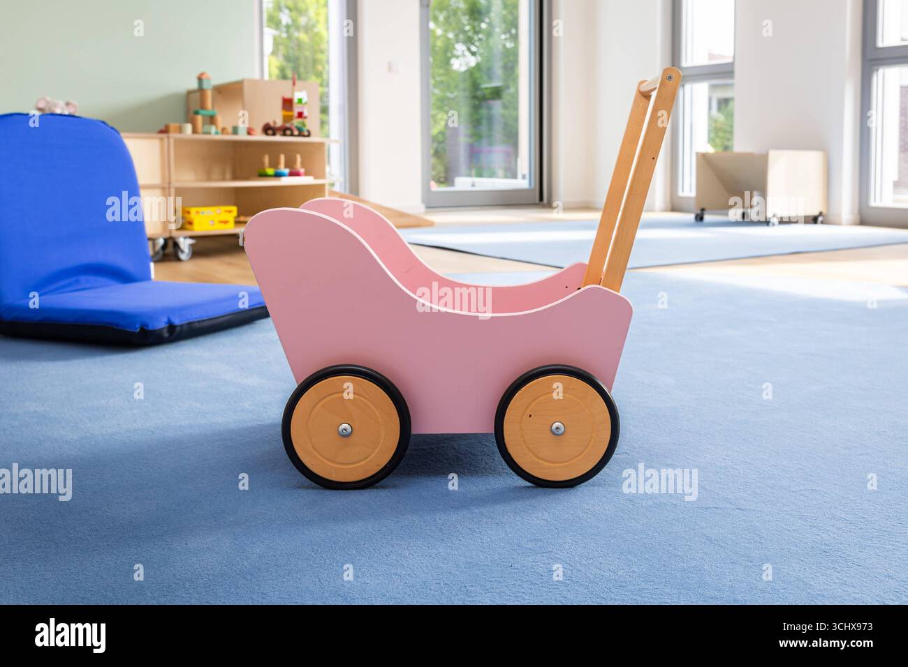 Kita raum hi-res stock photography and images - Alamy