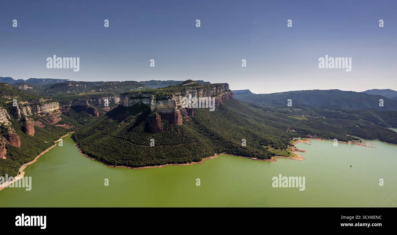 Table mountain bedrock, Panta de Sau, reservoir of Sau, river Ter, Riu ...