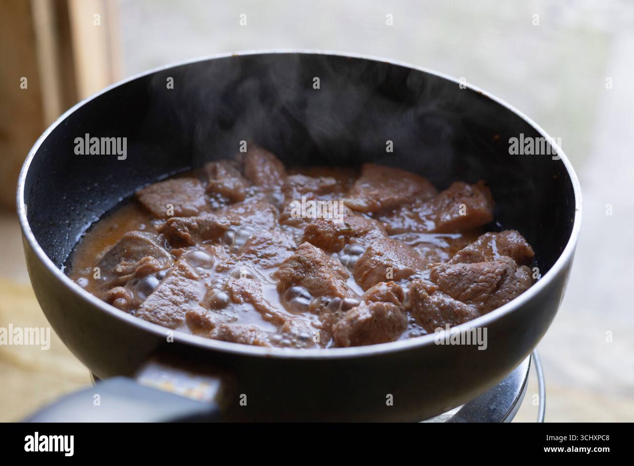 Male hand cooking ground meat hi-res stock photography and images - Alamy