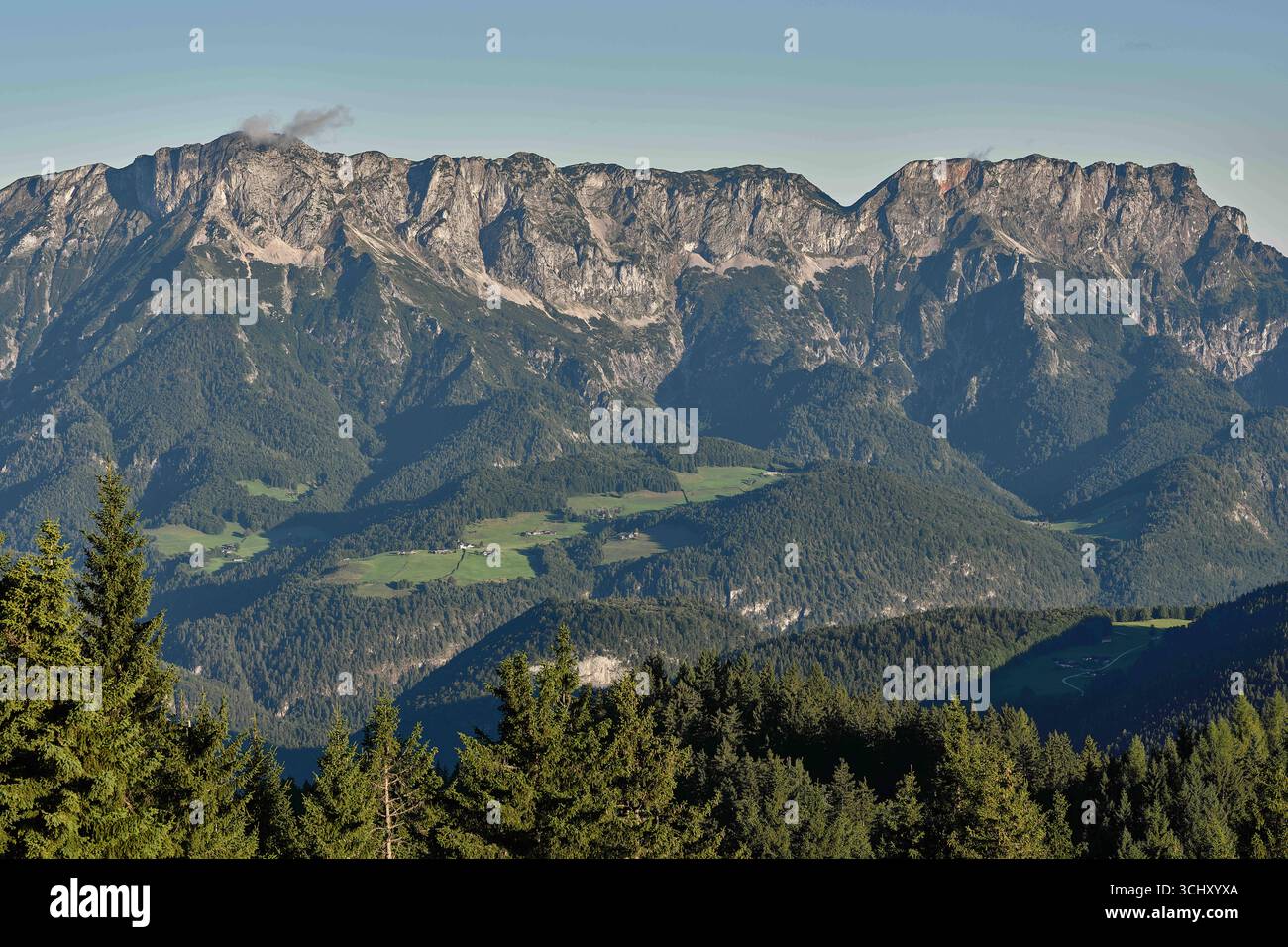 Oberau, Deutschland 31. August 2025: Im Bild: Untersberg-Massiv in den ...