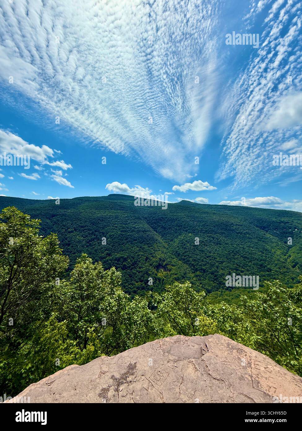 A challenging walk hike from North South Lake Escarpment trail lto ...