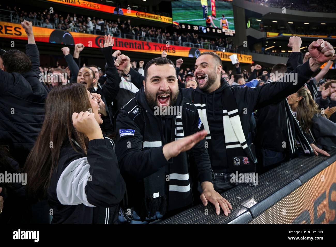 Collingwood fans during the AFL Qualifying Final match between the ...